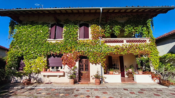 Maison 8 pièces à Retjons, à vendre