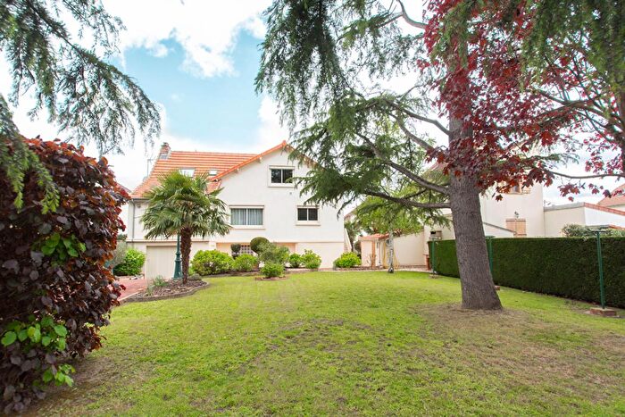Brétigny-sur-Orge, Cendrennes, Bois de Châtres - Maison 11 pièces à vendre
