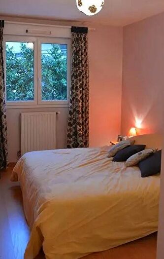 Appartement à louer - Villeurbanne - 3 pièces - 2 chambres