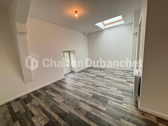 Appartement à louer - Régny - 3 pièces - 2 chambres