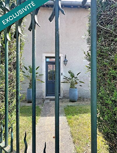 Maison 9 pièces à Beaujeu-Saint-Vallier-Pierrejux-et-Quitteur, à vendre