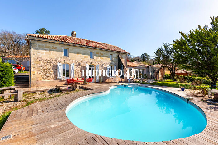 Maison à vendre - Saint-Pierre-de-Bat - 7 pièces - 4 chambres