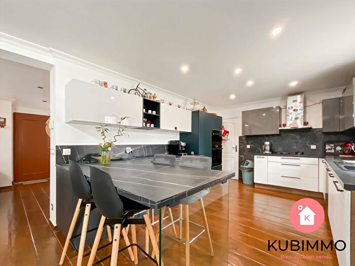 Maison à vendre - Lagny-sur-Marne, Saint-Denis, Plateau - 6 pièces - 4 chambres