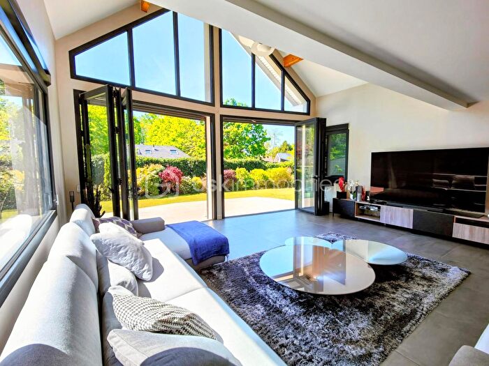 Jouars-Pontchartrain - Maison 8 pièces à vendre