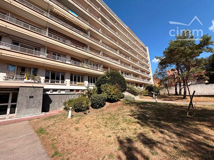 Montreuil, Signac, Mûrs à Pêches : Appartement 4 pièces à vendre