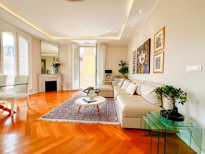 Nice, Carré dor : Appartement 3 pièces à vendre