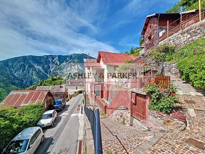 Maison à vendre - Roure - 7 pièces