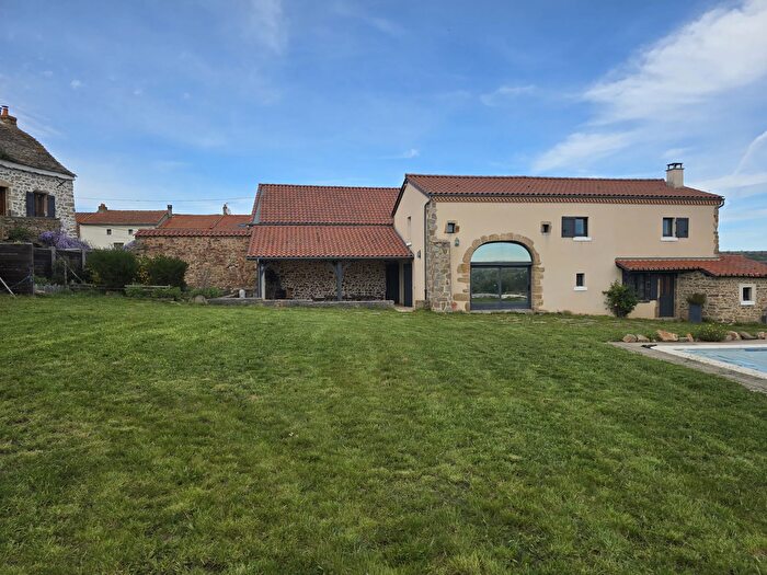 Maison à vendre - Apchat - 7 pièces - 4 chambres
