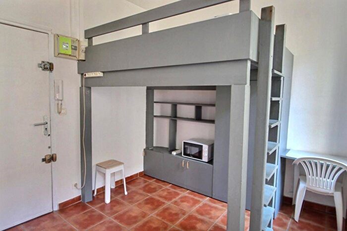 Appartement à louer - Saint Pierre, Marseille ème arrondissement - 1 pièce