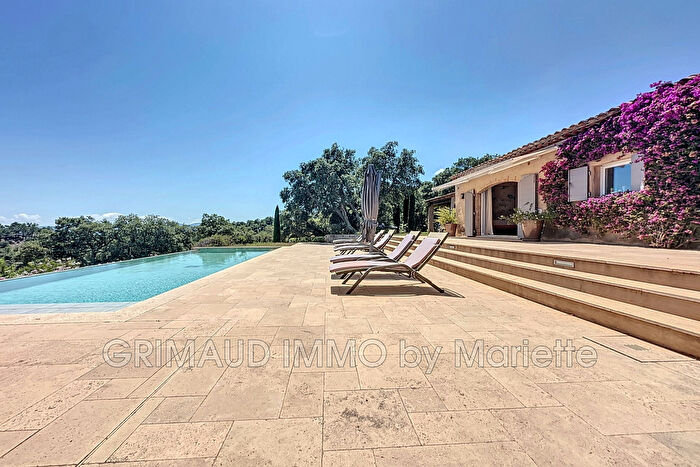 Maison à vendre - La Garde-Freinet - 6 pièces - 4 chambres