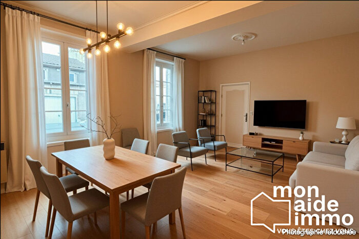 Maison à vendre - Coutras - 6 pièces - 4 chambres