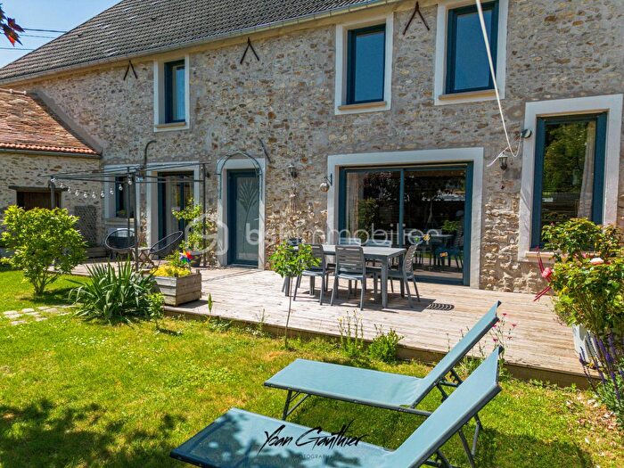 Maison 8 pièces à Étréchy, à vendre