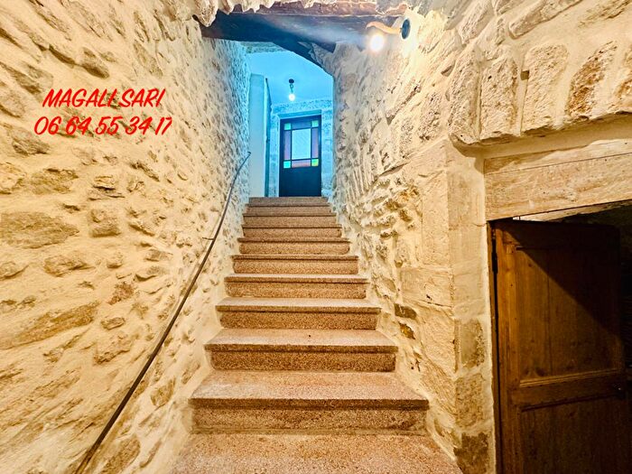 Maison à vendre - Saint-Hilaire-de-Brethmas - 6 pièces - 3 chambres