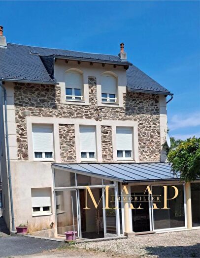 Maison 11 pièces à Rieupeyroux, à vendre
