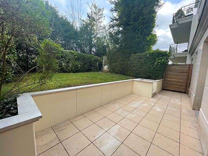 Porte Jaune, Garches : Appartement 1 pièce à louer