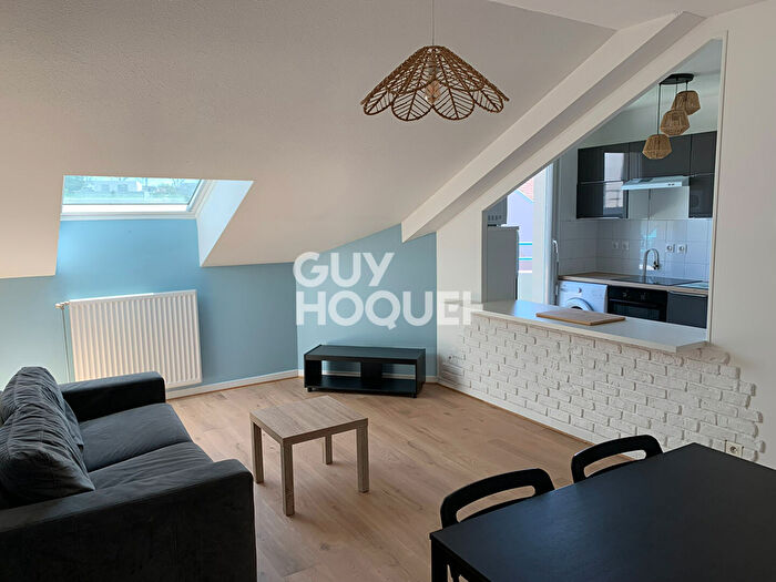 Décines-Charpieu, Centre-ville : Appartement 2 pièces à louer