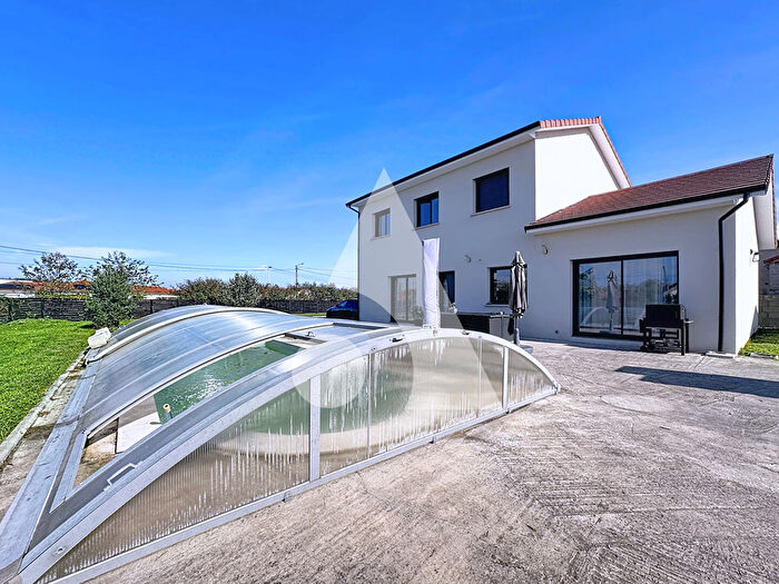 Maison à vendre - Civens - 6 pièces - 5 chambres