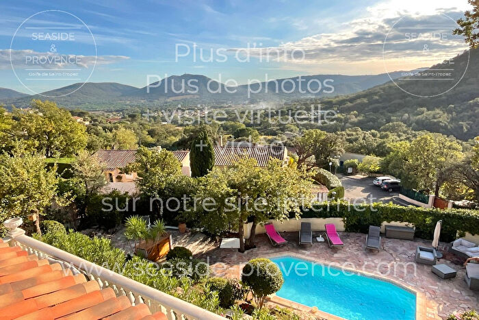 Maison à vendre - Le Plan-de-la-Tour - 7 pièces - 4 chambres