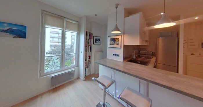 Appartement à vendre - Asnières-sur-Seine, Centre-ville - 2 pièces - 1 chambre