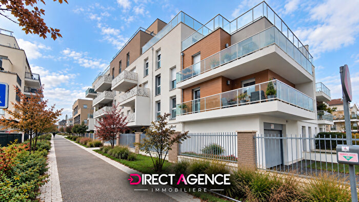 Noisy-le-Grand, Centre-ville : Appartement 4 pièces à vendre