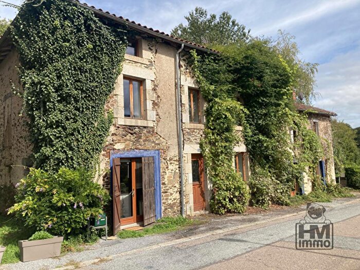 Maison à vendre - Saint-Bonnet-Briance - 10 pièces - 2 chambres