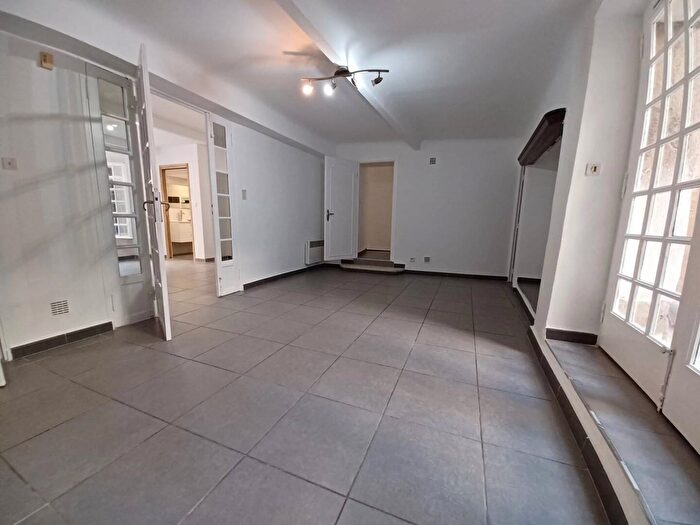 Appartement à louer - Les Cariatides, Beaucaire - 2 pièces - 1 chambre