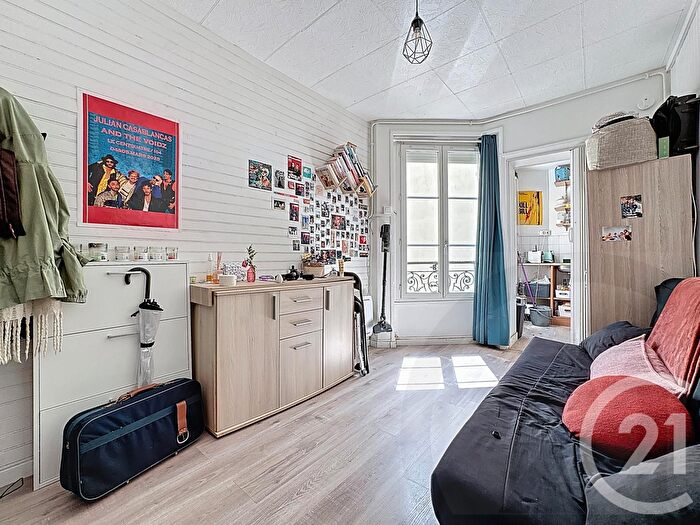 Appartement à vendre - Paris e , Grandes Carrières, Clichy - 1 pièce