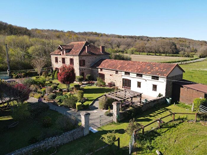 Maison à vendre - Vic-en-Bigorre - 12 pièces - 6 chambres