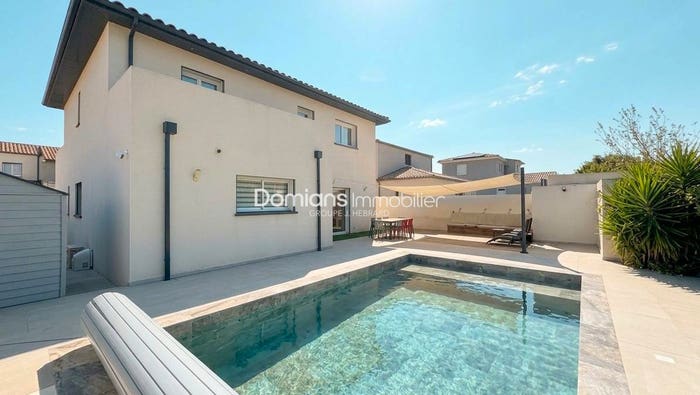 Maison 7 pièces à Thuir, à vendre