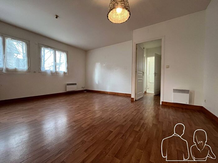 Appartement à louer - Saint-Pierre-de-Cormeilles - 2 pièces - 1 chambre