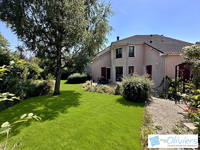 Maison 6 pièces à Voisins-le-Bretonneux, à vendre