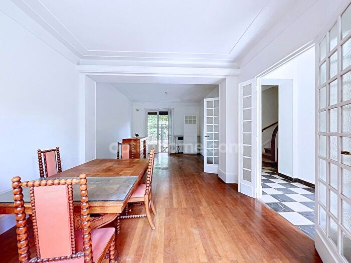 La Garenne-Colombes, Centre Nord, Gare, Mairie : Maison 8 pièces à vendre