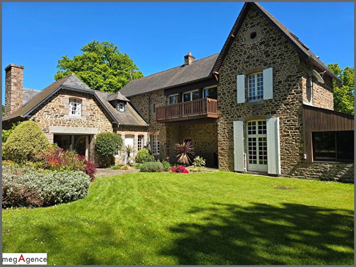 Fougères, Centre-ville, Urbanistes - Maison 9 pièces à vendre