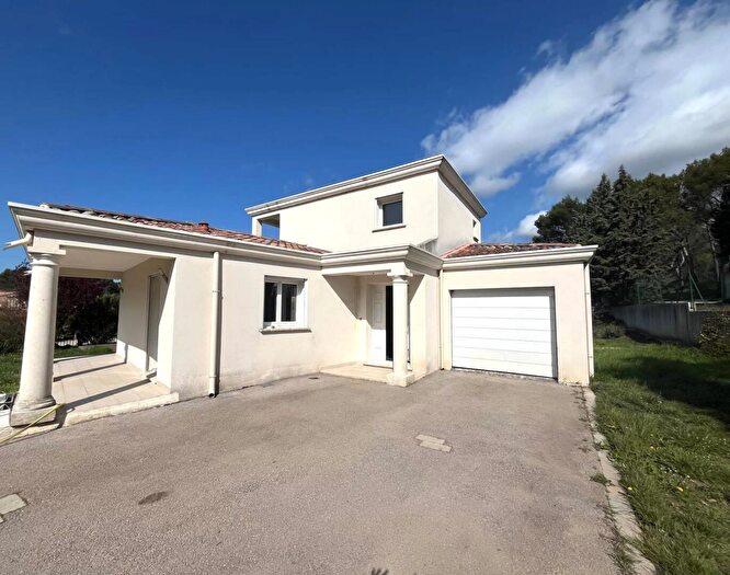 Maison à louer - Rousset - 5 pièces - 4 chambres