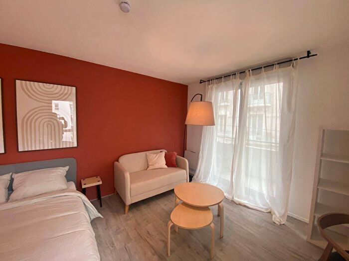 Appartement 1 pièce à louer à Aristide-Briand, Fontaine