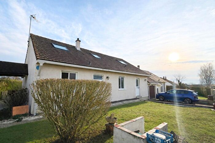 Maison à vendre - Neuilly-en-Thelle - 8 pièces - 3 chambres