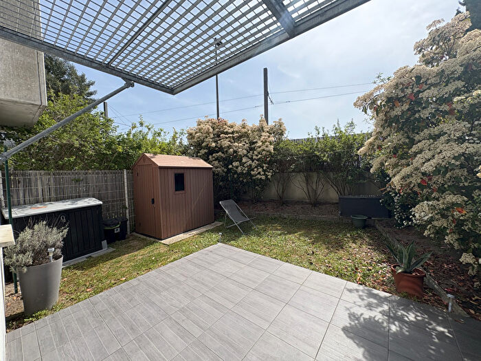 Appartement à vendre - Eysines, Le Bourg - 3 pièces - 2 chambres