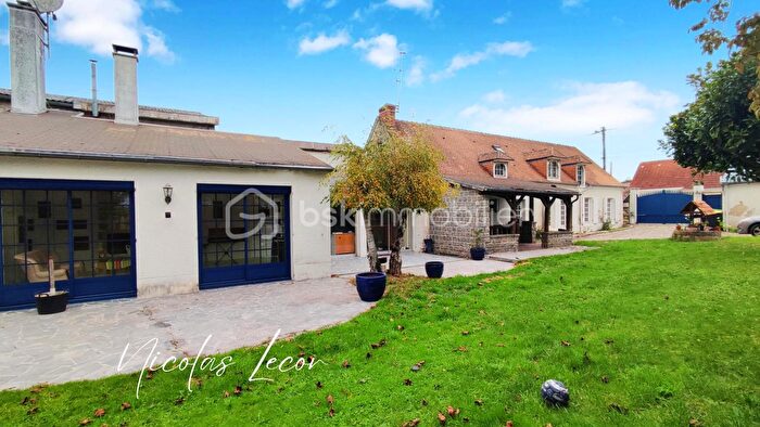 Maison à vendre - Foëcy - 7 pièces - 4 chambres