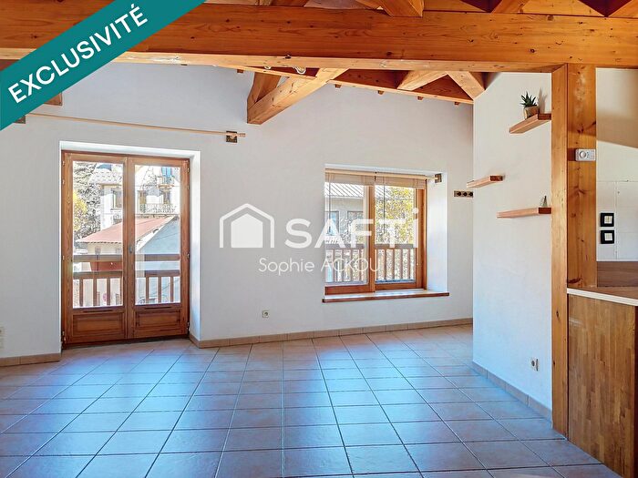 Appartement à vendre - Guillestre - 4 pièces - 3 chambres