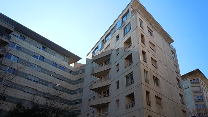 Appartement à louer - Montpellier, Antigone - 3 pièces - 2 chambres