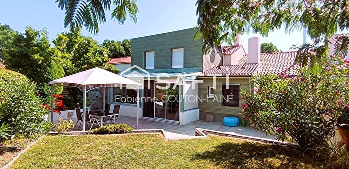 Maison à vendre - Venansault - 9 pièces - 5 chambres