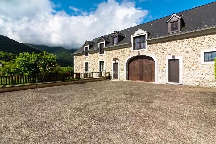 Maison à vendre - Lourdes - 10 pièces - 5 chambres