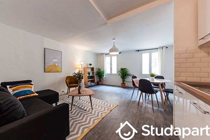 Appartement à louer - Les Grandes Carmes, Marseille ème arrondissement - 2 pièces - 1 chambre