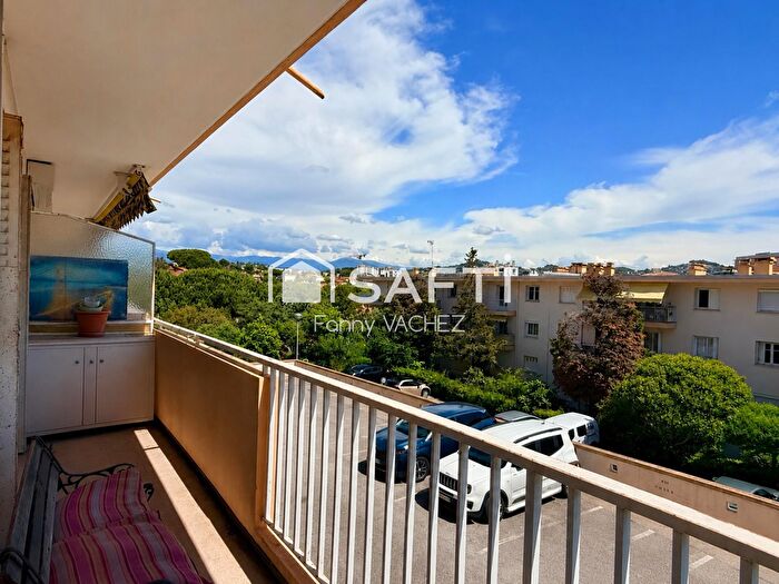 Cannes, Croix des Gardes : Appartement 3 pièces à vendre