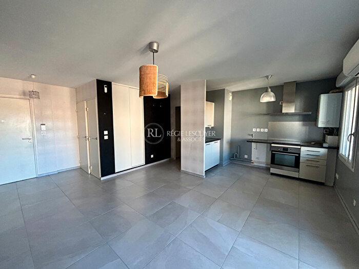 Saint-Priest, Village - Appartement 3 pièces à vendre