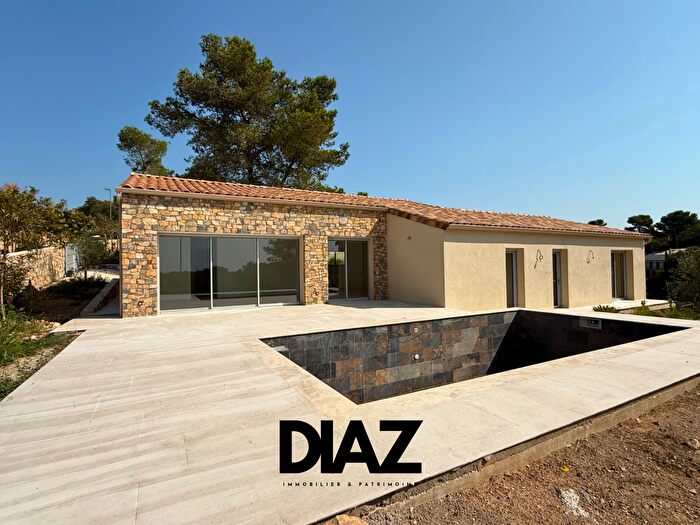 Maison à vendre - Nîmes, Mas de Lauze, Carreau de Lanes - 5 pièces - 4 chambres