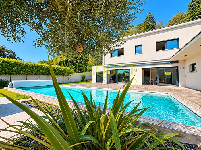Maison 9 pièces à vendre à Ruy-Montceau