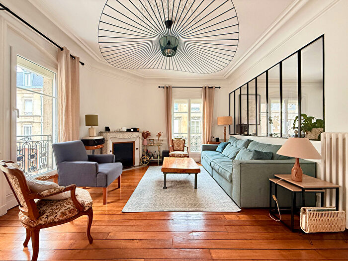 Appartement à vendre - Reims, Centre-ville - 4 pièces - 3 chambres