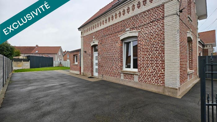 Maison 4 pièces à Petite-Forêt, à vendre