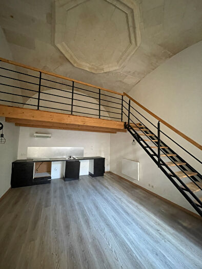 Appartement à vendre - Beaucaire, Centre-ville - 2 pièces - 1 chambre